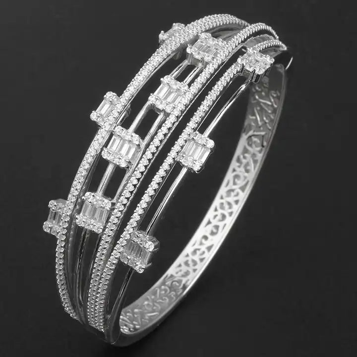 Amedly.™ Paradisia Bangle